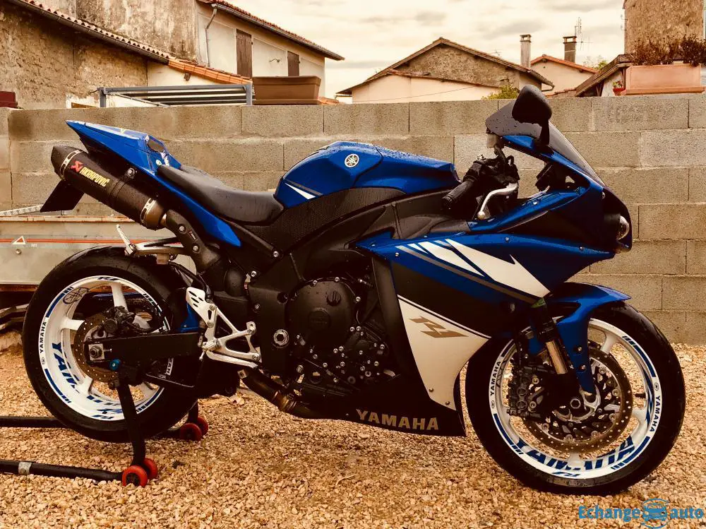 Yamaha r1 crossplane