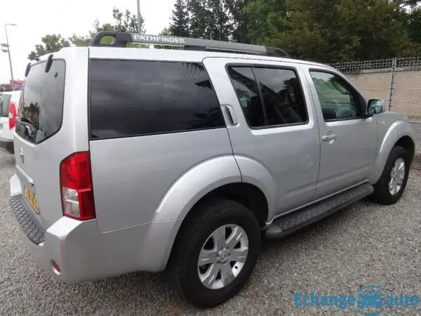 NISSAN PATHFINDER DIESEL 2.5 DCI 174 Elégance